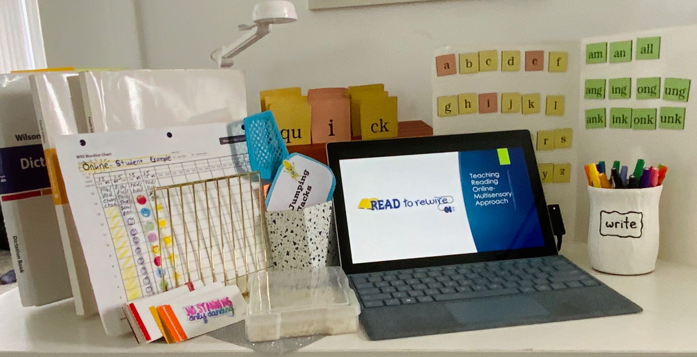 How to Teach and Engage Students with Dyslexia Online Without All the Tech